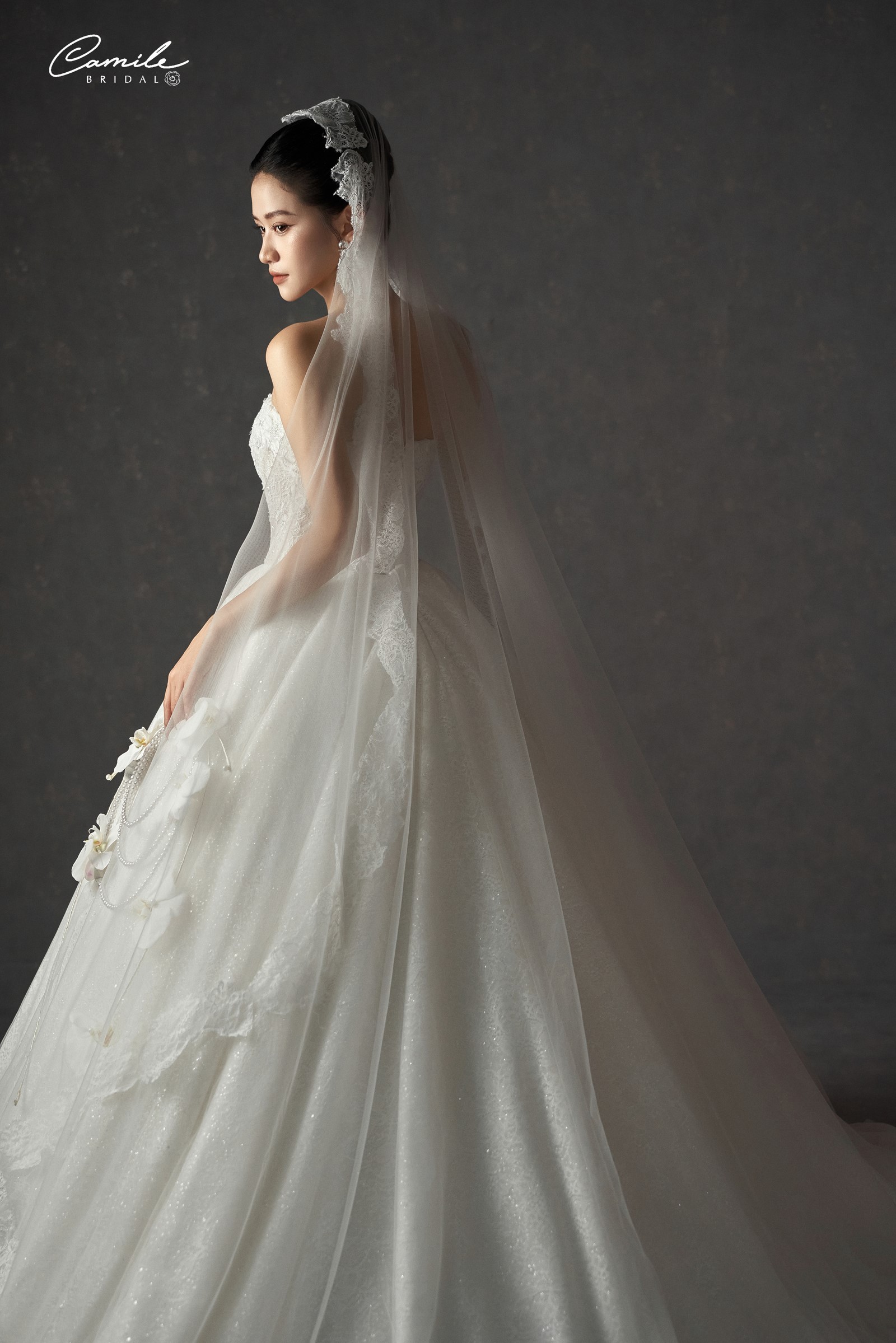 𝐋𝐨𝐨𝐤 𝟏𝟒 𝐨𝐟 𝐂𝐚𝐭𝐡𝐞𝐫𝐢𝐧𝐞 𝐂𝐨𝐥𝐥𝐞𝐜𝐭𝐢𝐨𝐧 - Biểu Tượng Của Sự Thanh Lịch Và Lộng ...