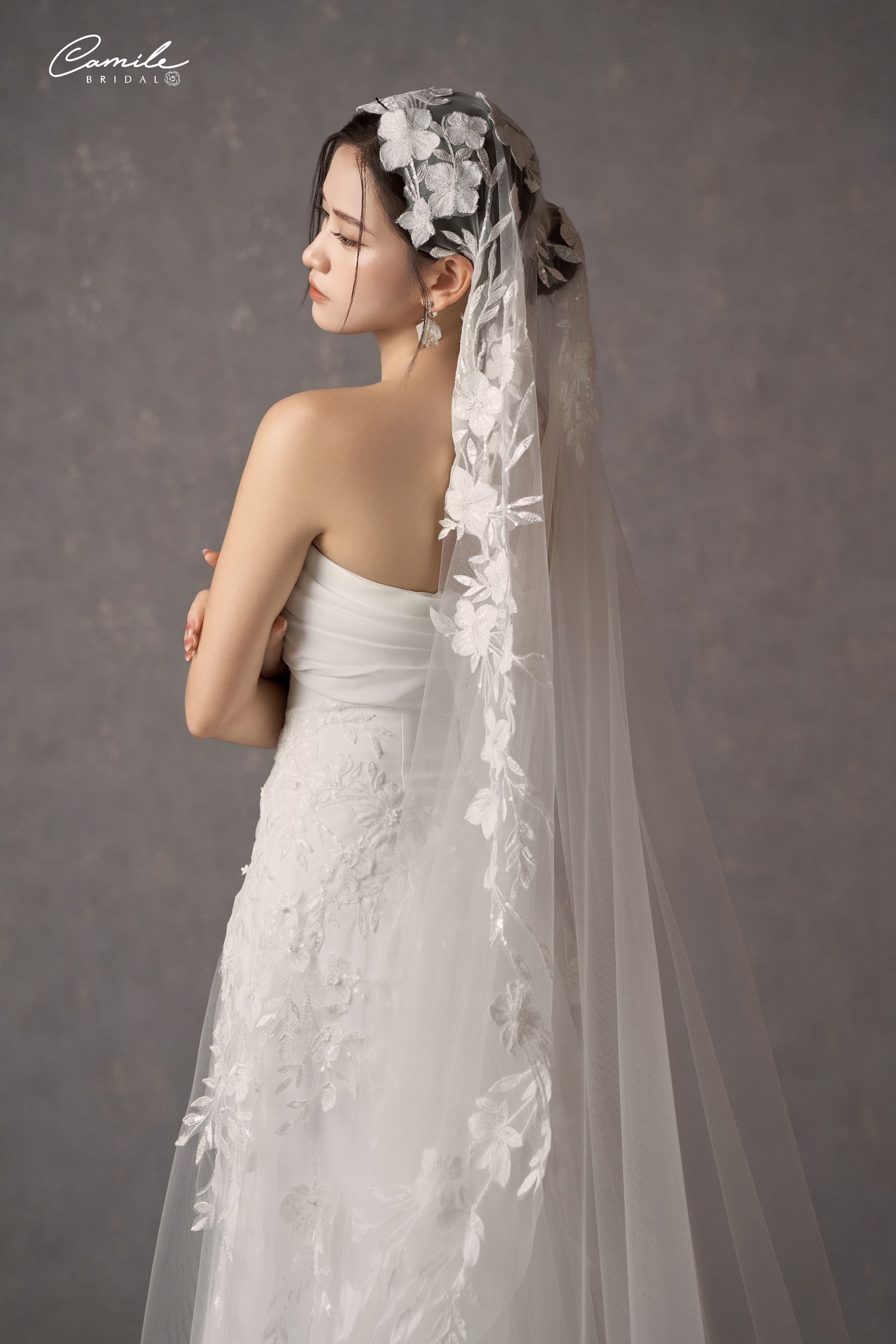 𝐋𝐨𝐨𝐤 𝟏𝟓 𝐨𝐟 𝐂𝐚𝐭𝐡𝐞𝐫𝐢𝐧𝐞 𝐂𝐨𝐥𝐥𝐞𝐜𝐭𝐢𝐨𝐧 - Tuyệt Tác Váy Cưới Thanh Lịch, Tối ...